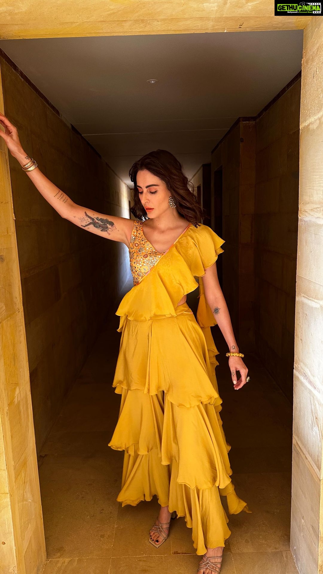 Actress Mandana Karimi HD Instagram Photos and Wallpapers February 2023 ...