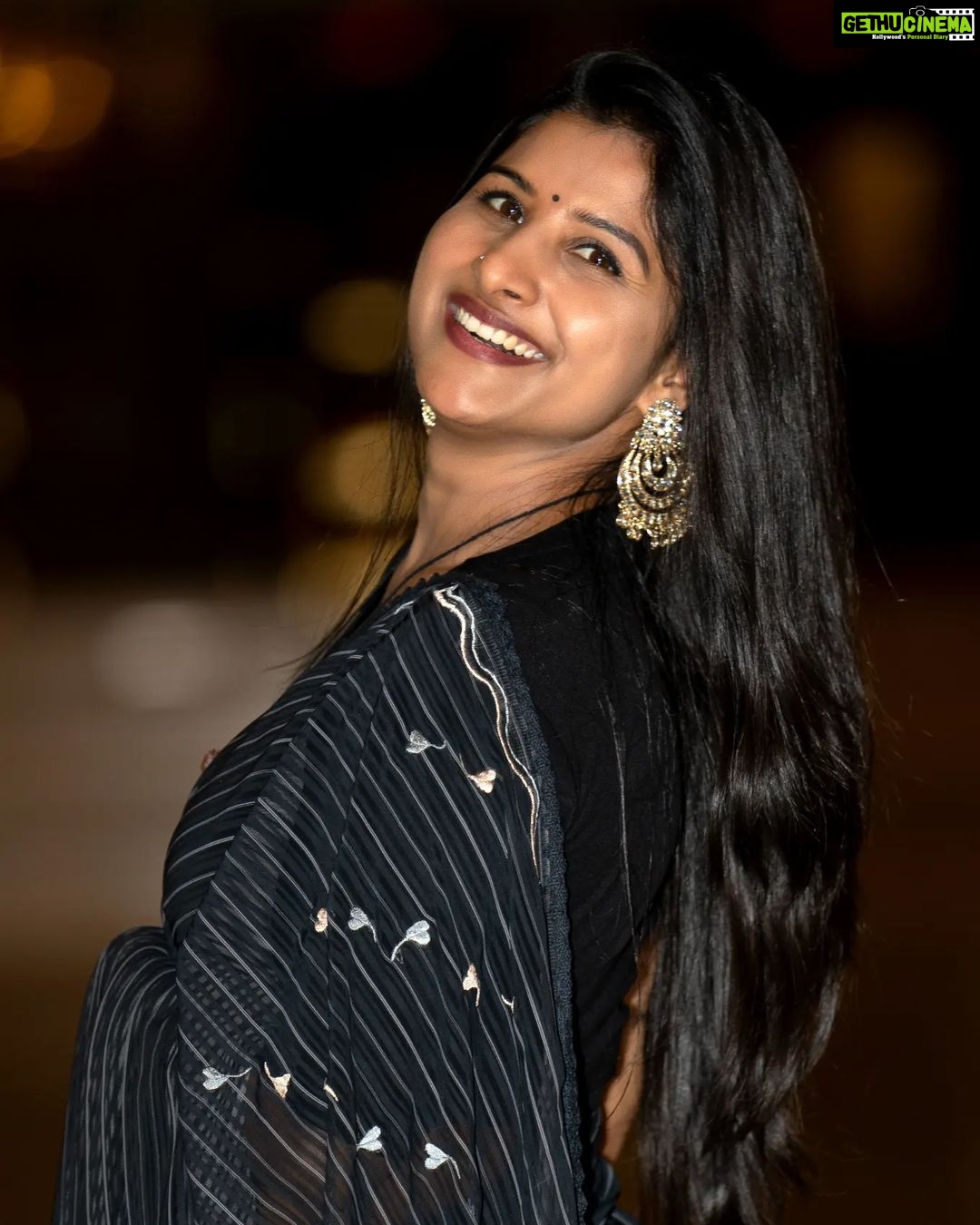 Actress Mangli HD Instagram Photos and Wallpapers September 2022 ...