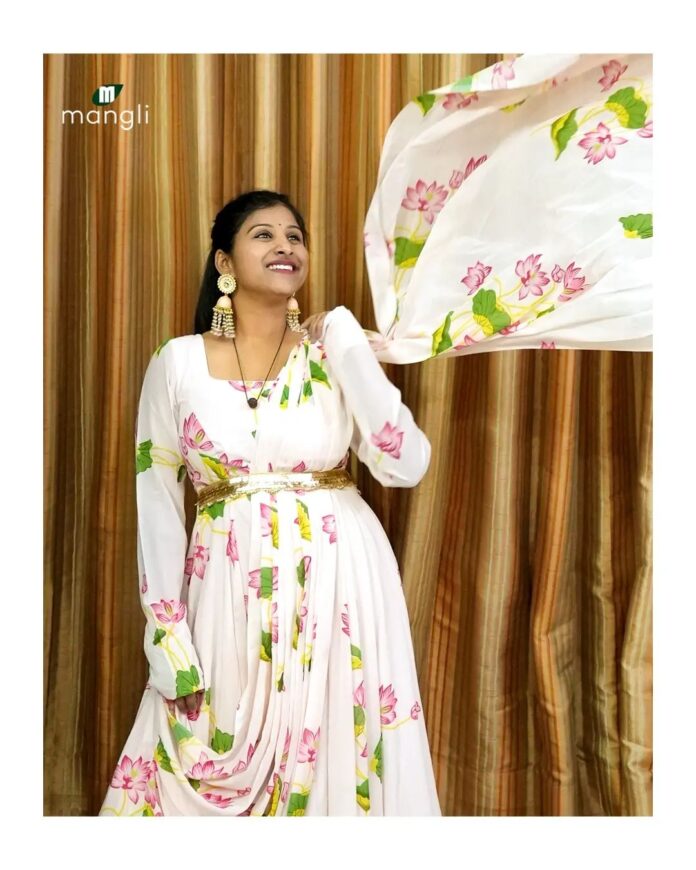 Actress Mangli HD Photos and Wallpapers July 2022 - Gethu Cinema