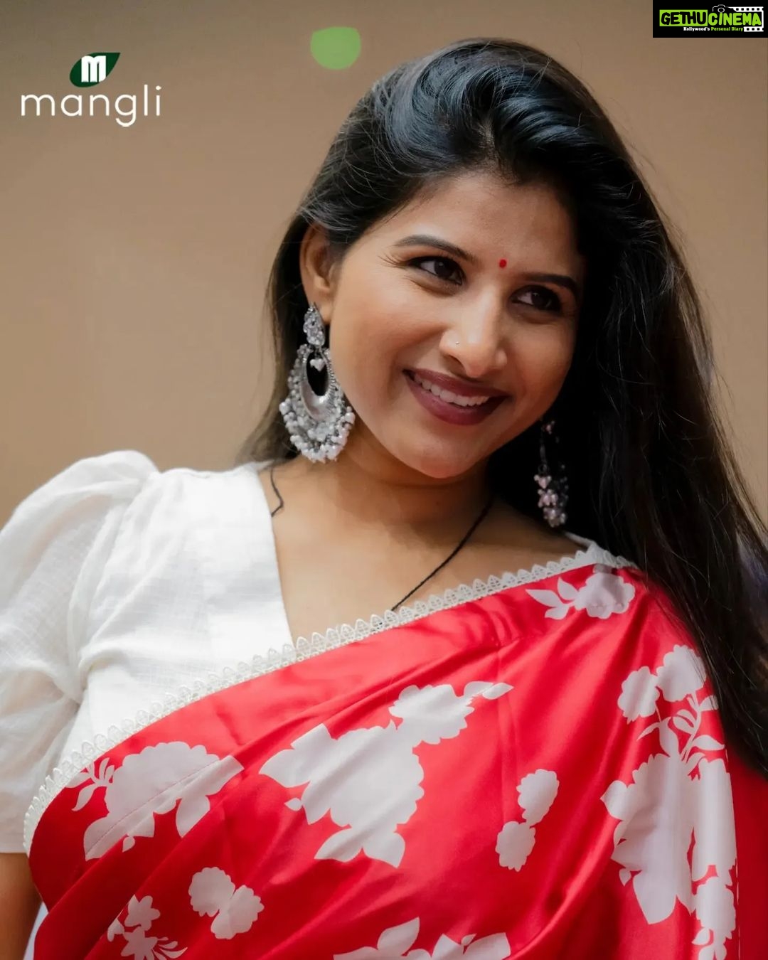 Actress Mangli HD Instagram Photos and Wallpapers July 2022 | Gethu Cinema