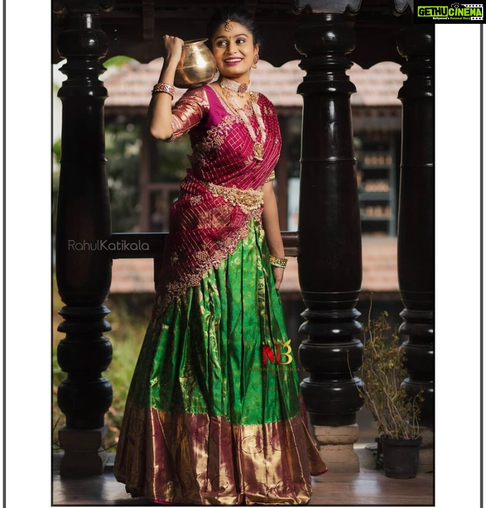 Mohana Bhogaraju Instagram – Outfit 👗:@madhviartstudio Jewellry💍 ...