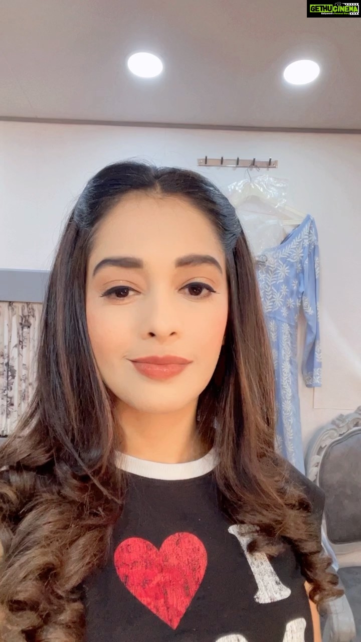 Actress Mugdha Chaphekar HD Instagram Photos and Wallpapers May 2022 ...