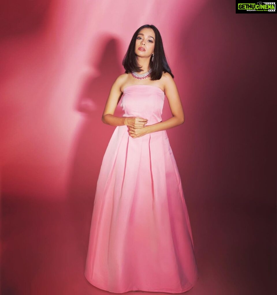 Actress Mugdha Chaphekar HD Photos and Wallpapers January 2022 - Gethu ...
