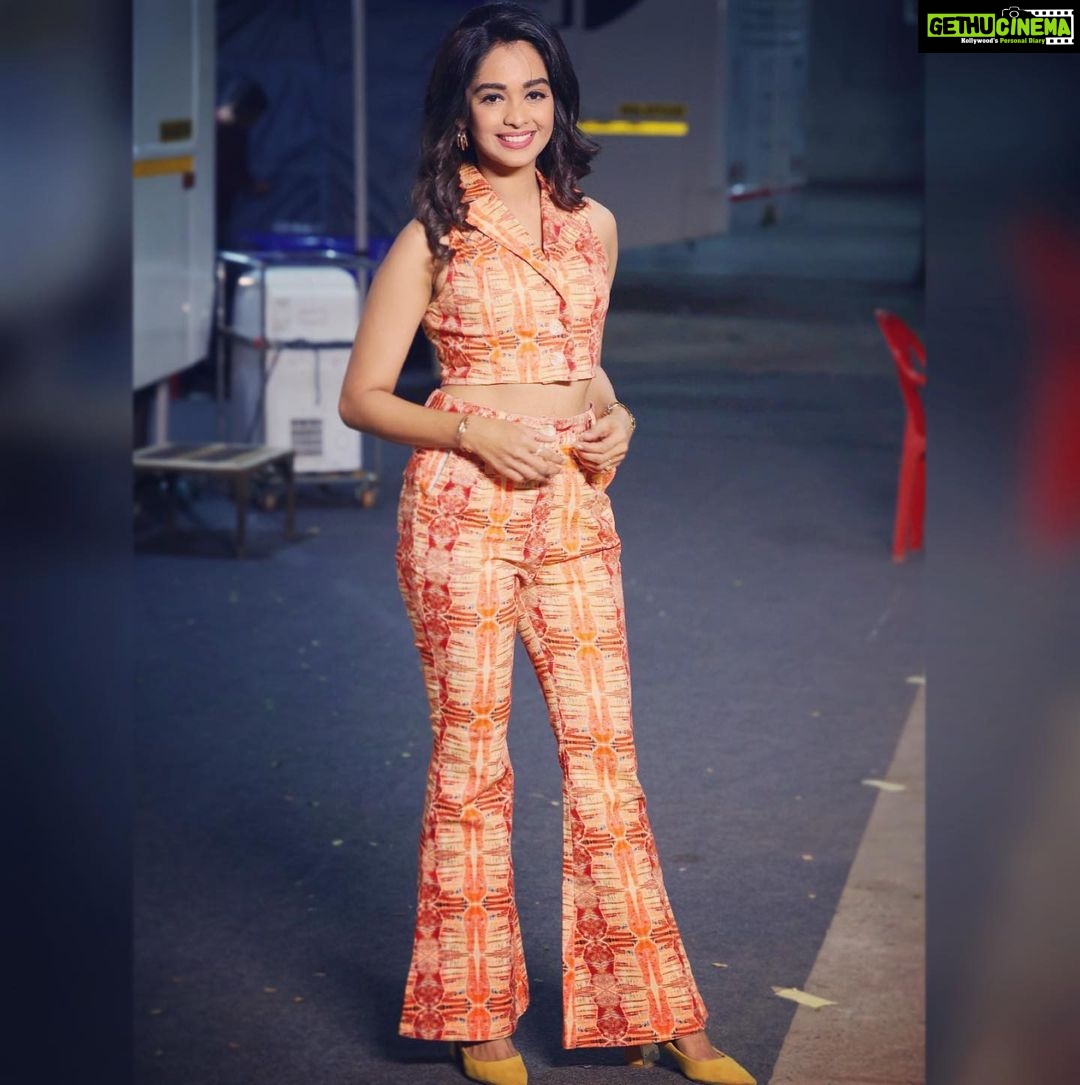 Mugdha Chaphekar Instagram – 🪷💃🏻 Styled By: @saloni142_ Outfit ...