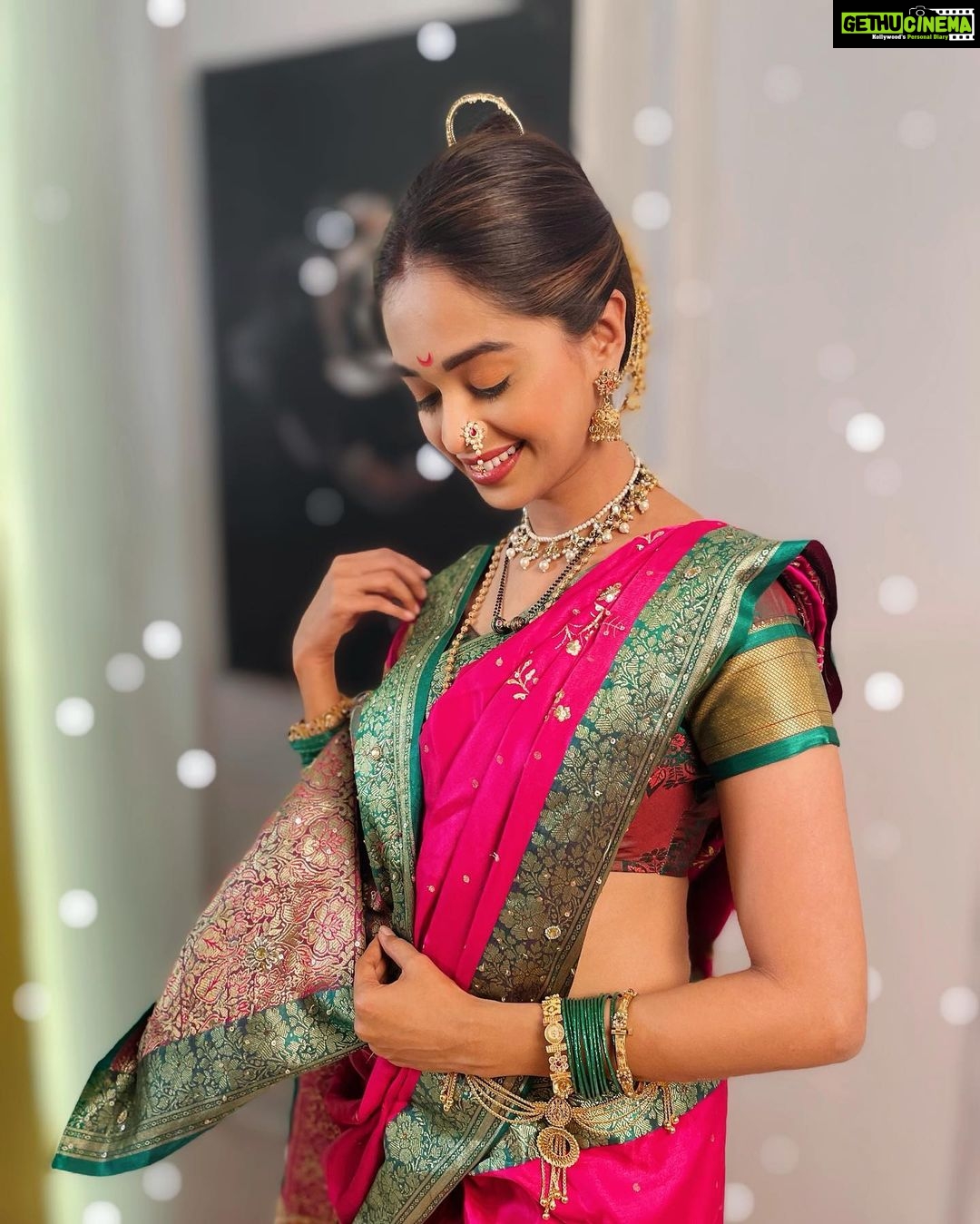 Actress Mugdha Chaphekar HD Instagram Photos and Wallpapers March 2022 ...