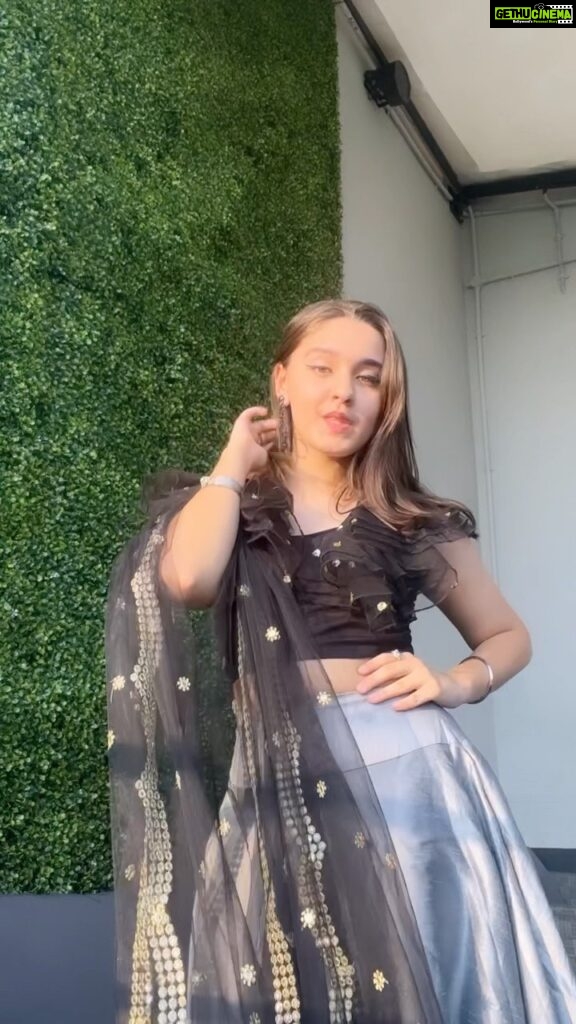 Actress Naisha Khanna HD Photos and Wallpapers November 2022 - Gethu Cinema