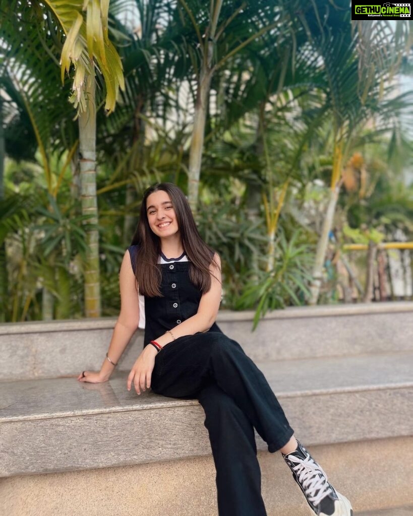 Actress Naisha Khanna HD Instagram Photos and Wallpapers March 2023 ...