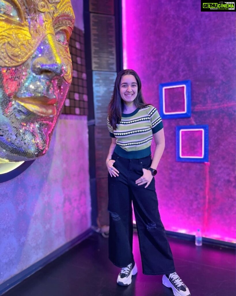 Actress Naisha Khanna HD Instagram Photos and Wallpapers October 2022 ...