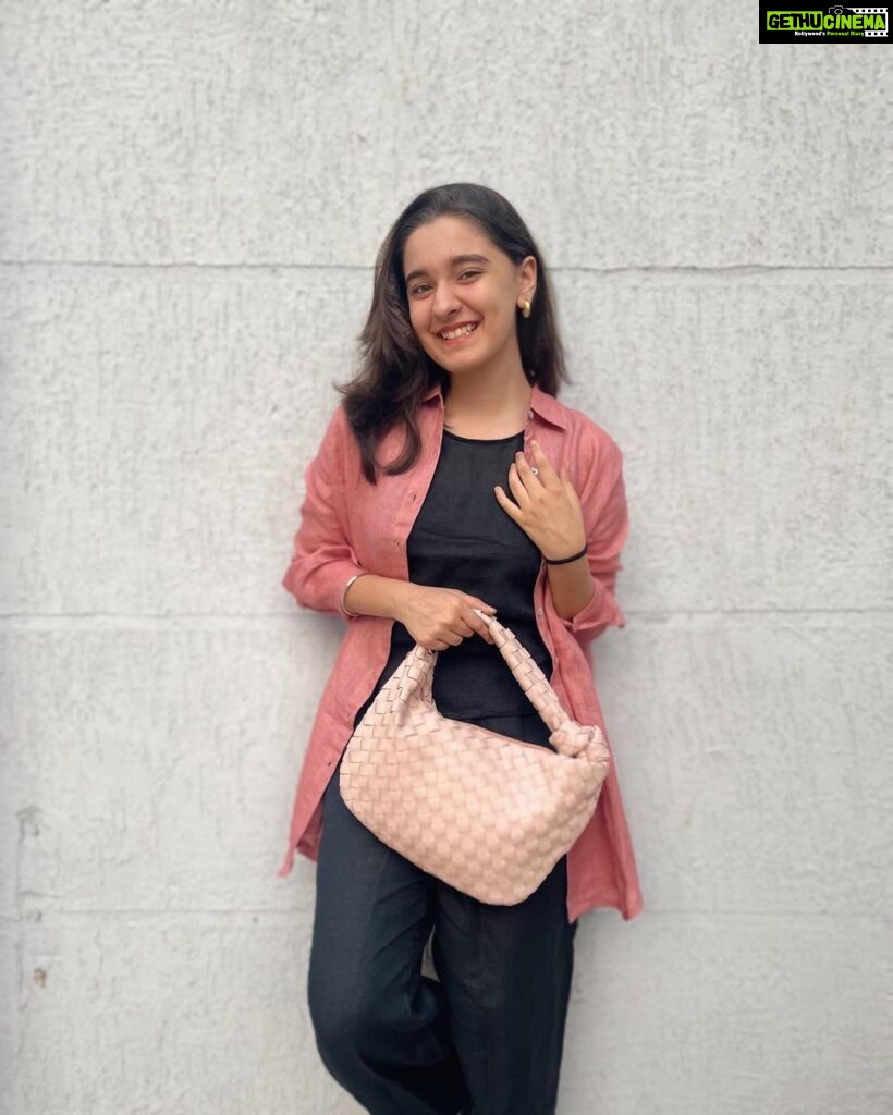 Naisha Khanna Instagram – Y’all gotta try out the amazing ...