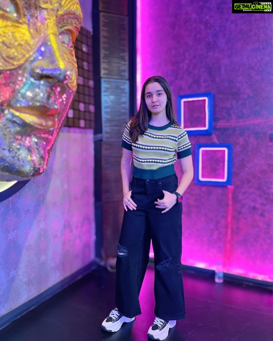 Actress Naisha Khanna HD Instagram Photos and Wallpapers October 2022 ...