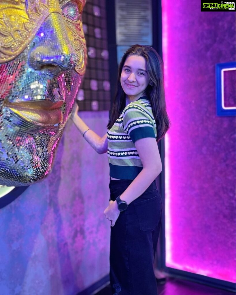 Actress Naisha Khanna HD Instagram Photos and Wallpapers October 2022 ...