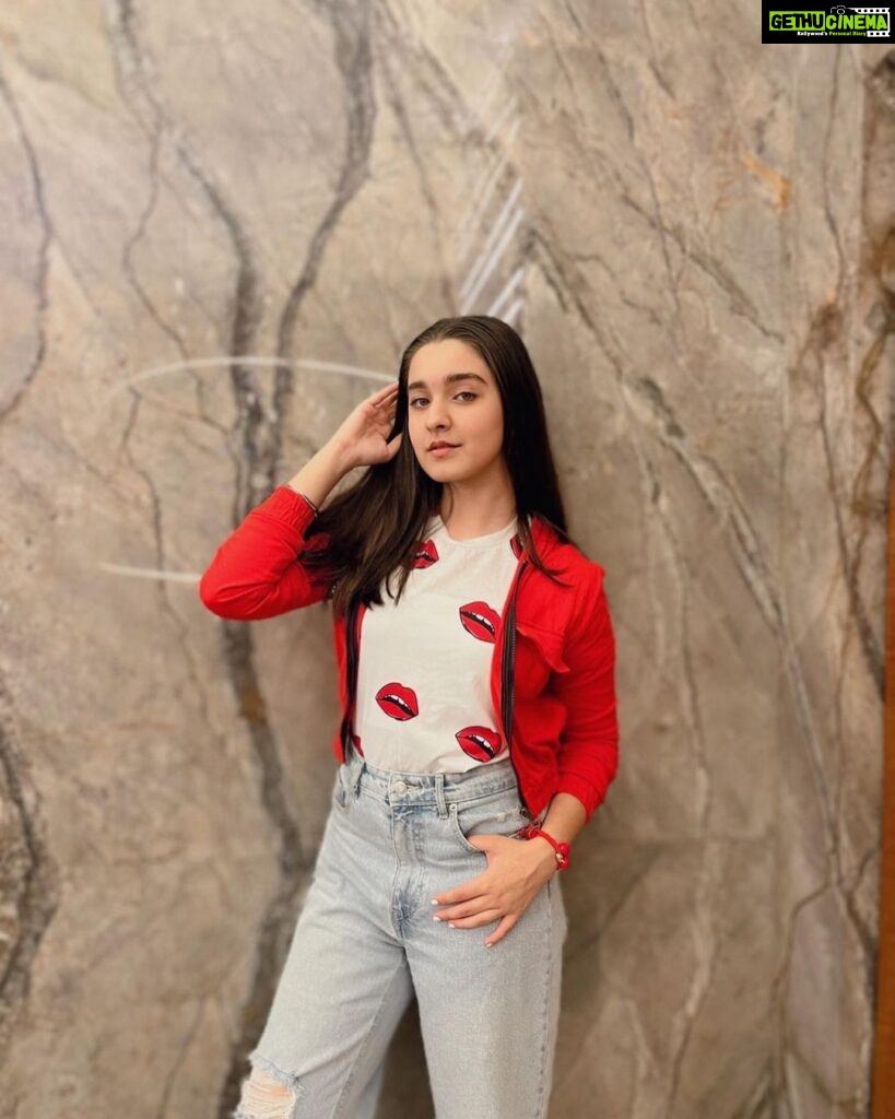 Actress Naisha Khanna HD Instagram Photos and Wallpapers January 2023 ...