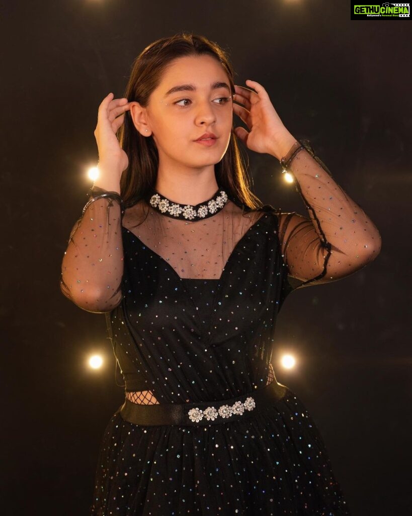 Actress Naisha Khanna HD Instagram Photos and Wallpapers March 2023 ...