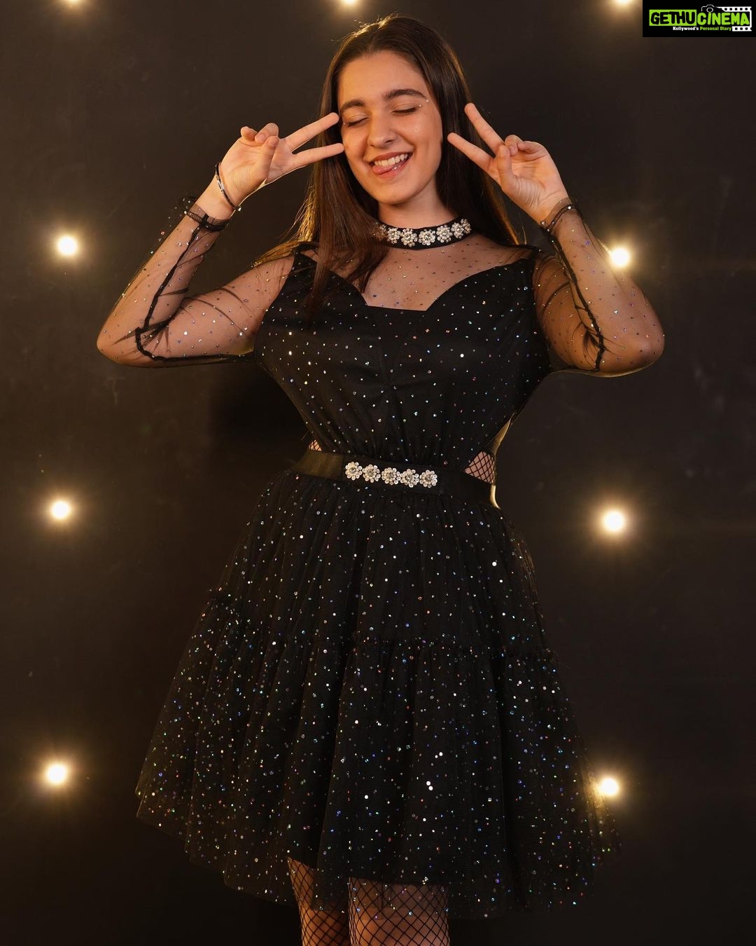 Actress Naisha Khanna HD Instagram Photos and Wallpapers March 2023 ...