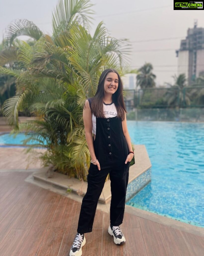 Actress Naisha Khanna HD Instagram Photos and Wallpapers March 2023 ...