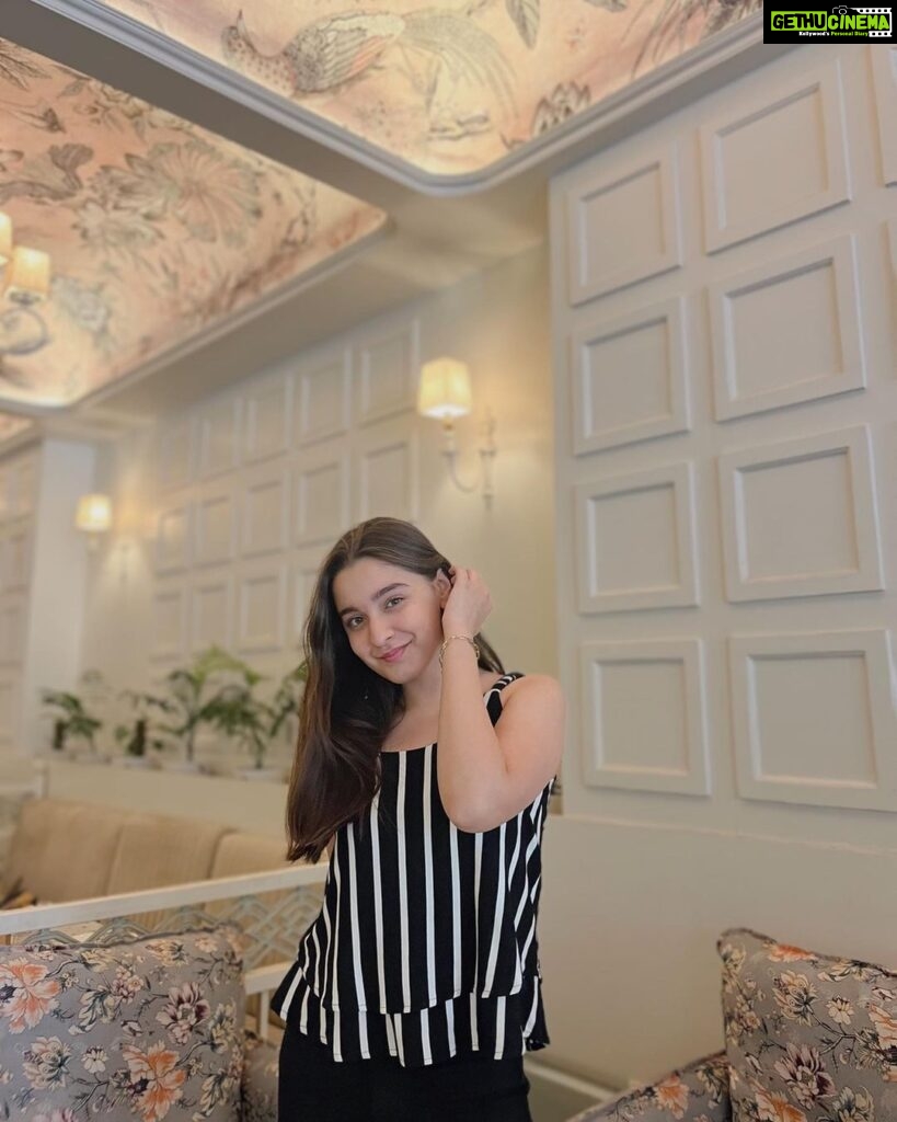 Actress Naisha Khanna HD Instagram Photos and Wallpapers March 2023 ...