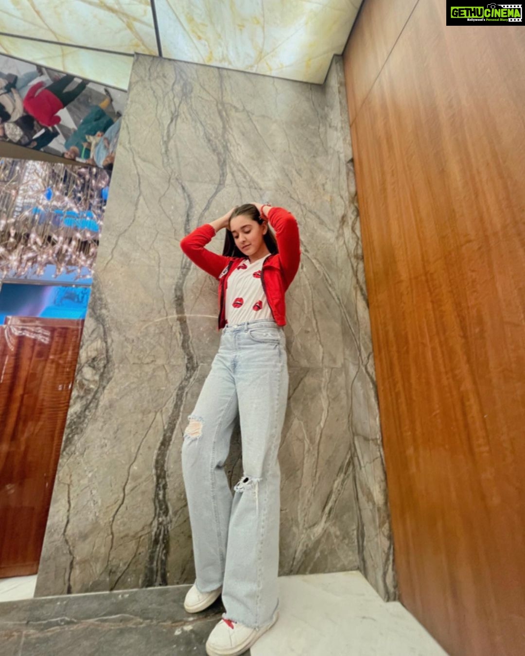 Actress Naisha Khanna HD Instagram Photos and Wallpapers January 2023 ...