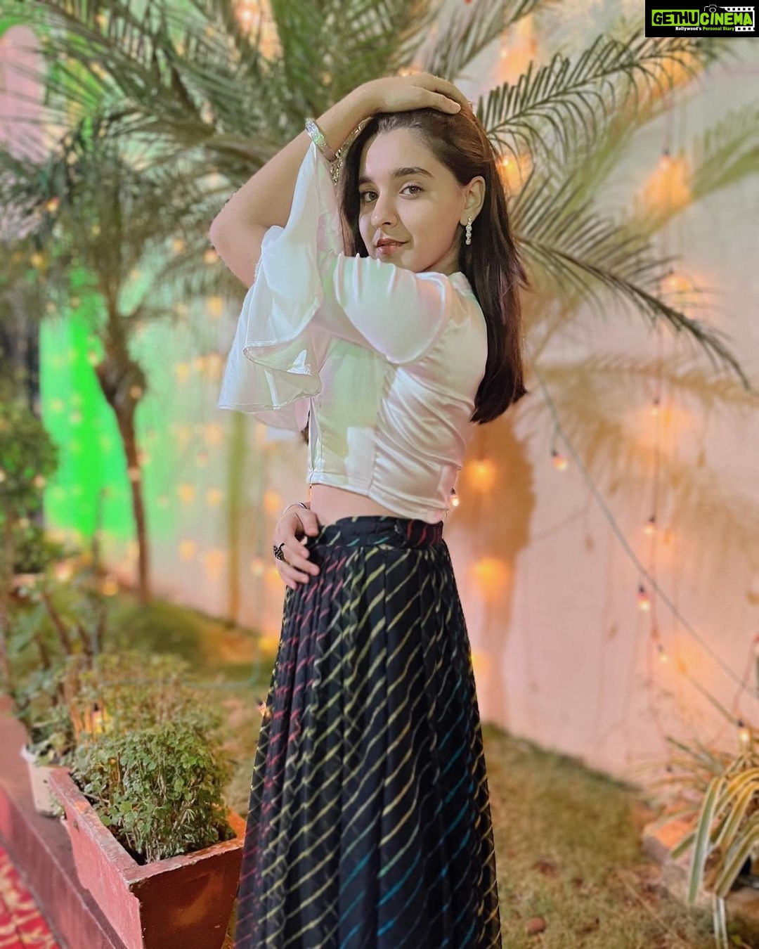 Actress Naisha Khanna HD Instagram Photos and Wallpapers January 2023 ...