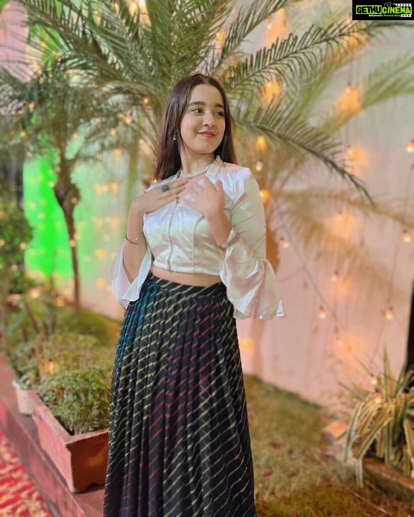 Actress Naisha Khanna HD Instagram Photos and Wallpapers January 2023 ...