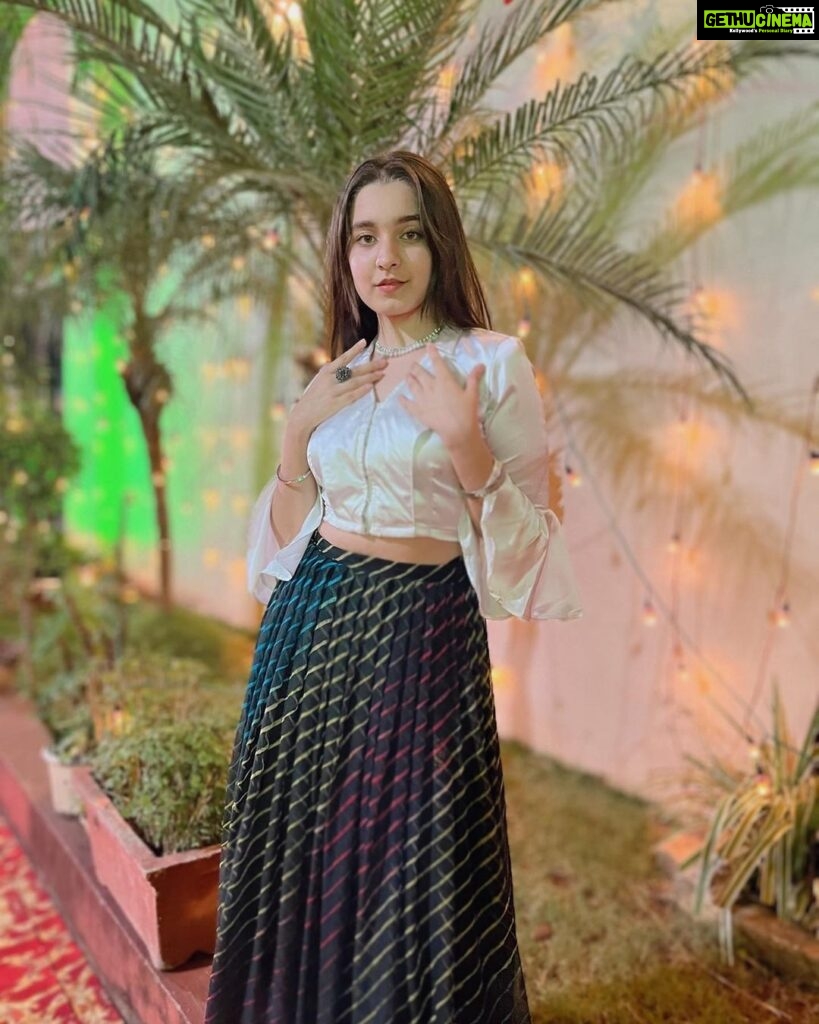 Actress Naisha Khanna HD Photos and Wallpapers January 2023 - Gethu Cinema