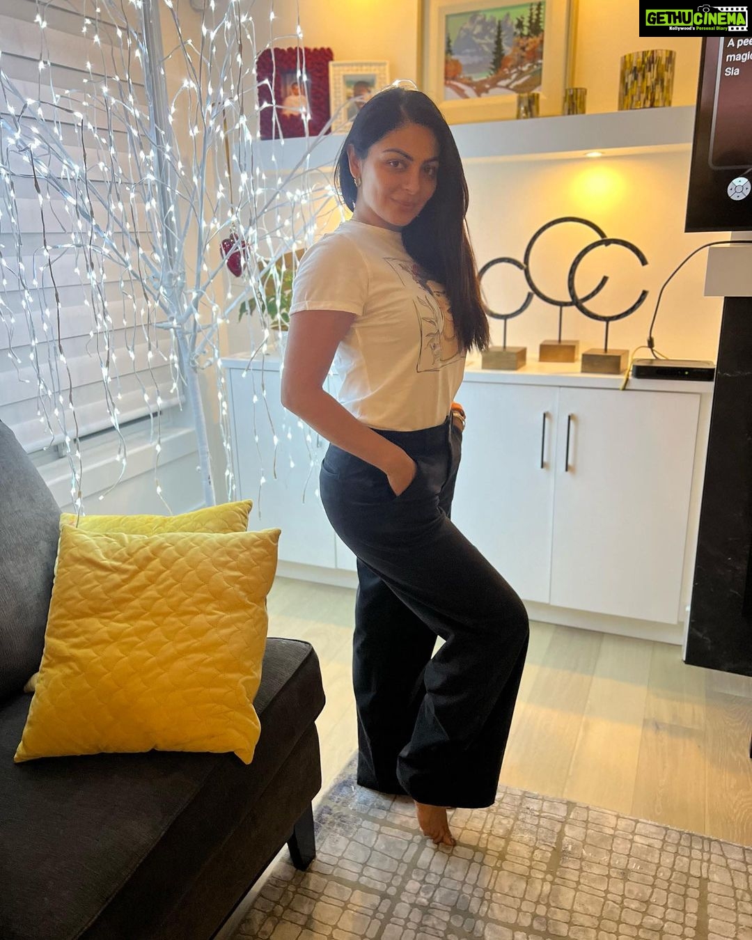 Actress Neeru Bajwa HD Instagram Photos and Wallpapers December 2022 ...
