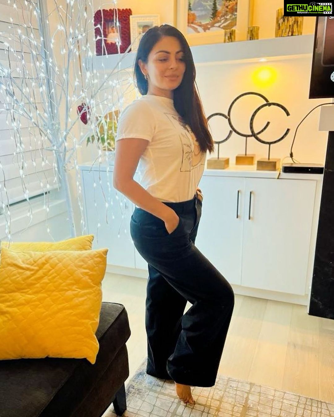 Actress Neeru Bajwa HD Instagram Photos and Wallpapers December 2022 ...