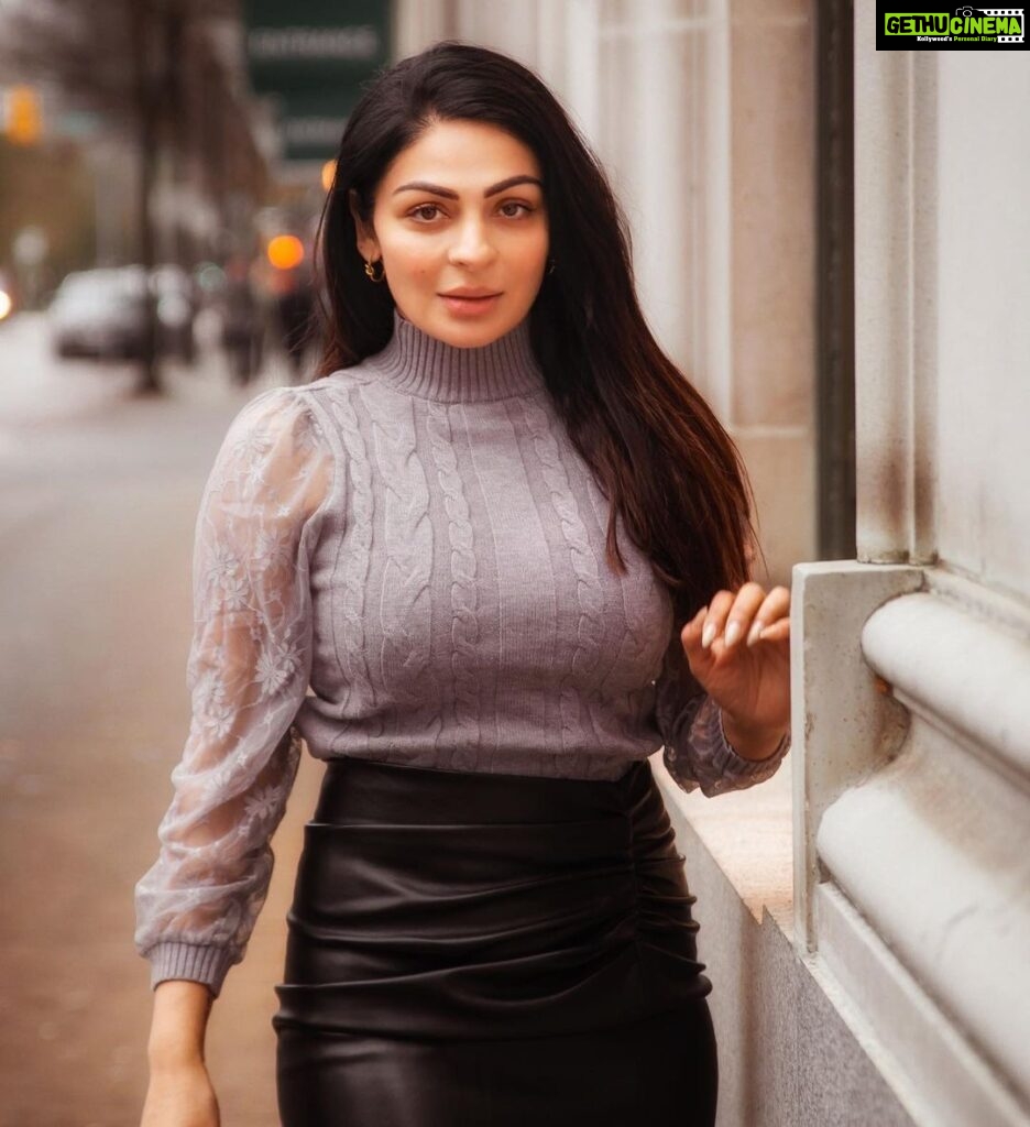 Actress Neeru Bajwa HD Instagram Photos and Wallpapers December 2022 ...