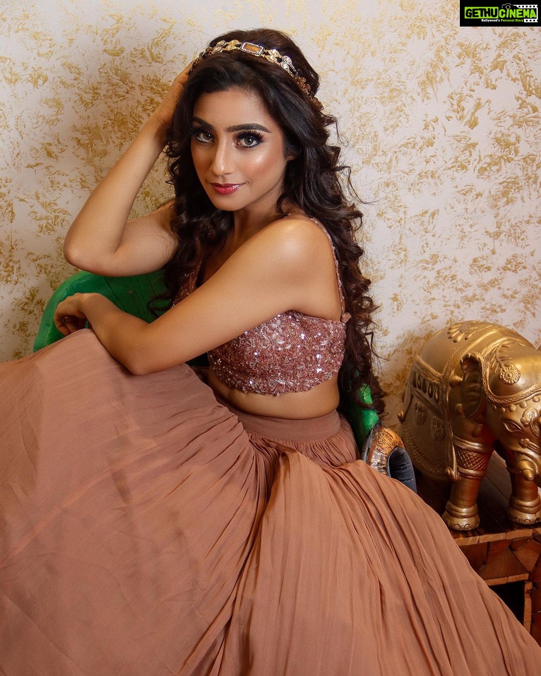 Neha Marda Instagram – feeeeling beauti – phoool …🥹 Mumbai, Maharashtra ...