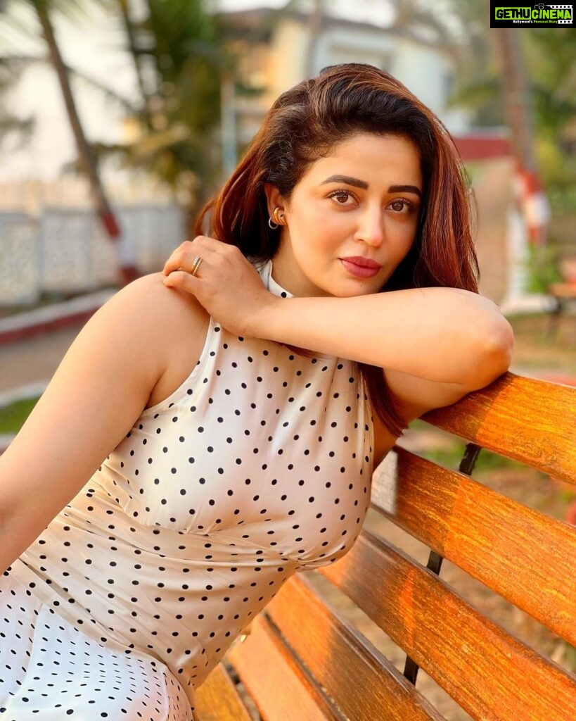 Actress Neha Pendse HD Instagram Photos and Wallpapers February 2022 ...