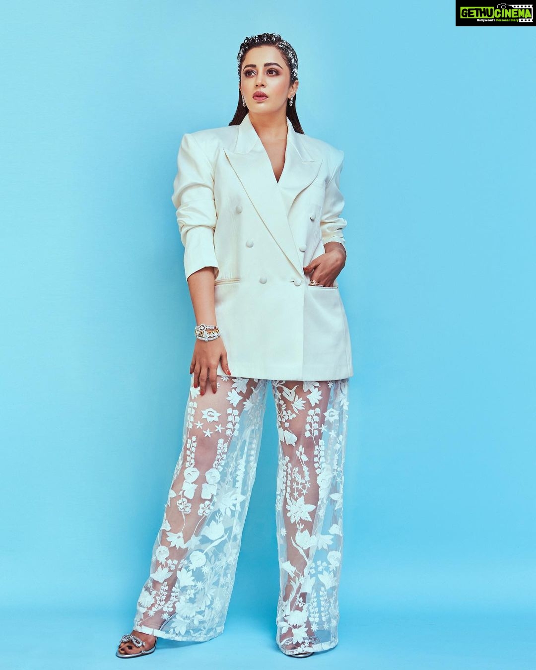 Actress Neha Pendse HD Photos and Wallpapers May 2022 - Gethu Cinema