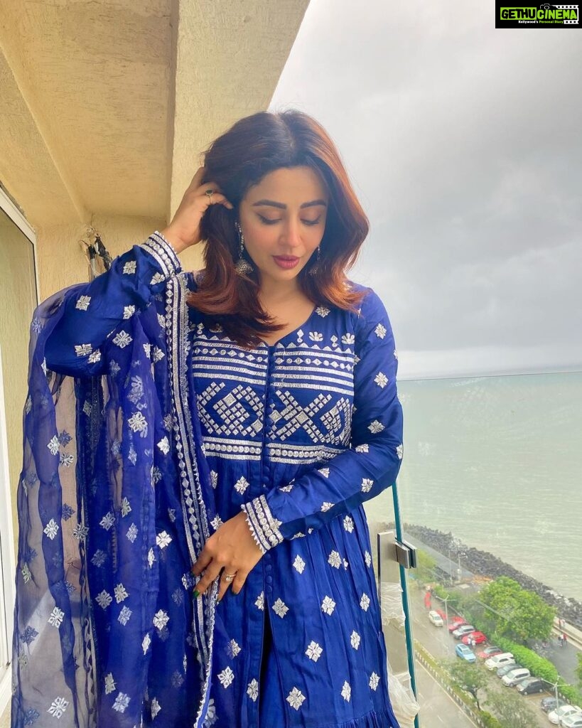 Neha Pendse Instagram - @gopivaiddesigns and I wishing you a very happy ...