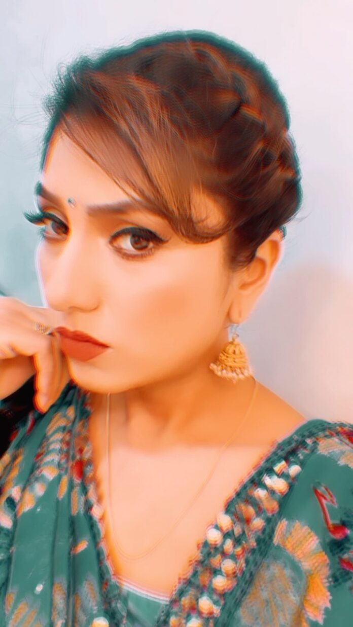 Actress Neha Prajapati HD Photos and Wallpapers March 2022 - Gethu Cinema
