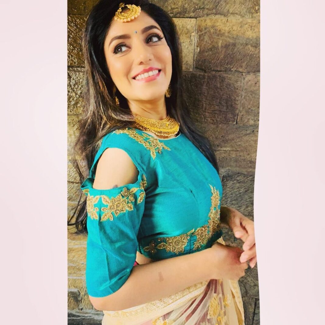 Actress Neha Prajapati HD Instagram Photos and Wallpapers March 2022 ...