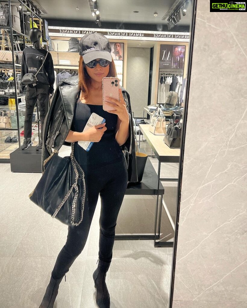 Actress Nia Sharma HD Instagram Photos and Wallpapers January 2023 ...
