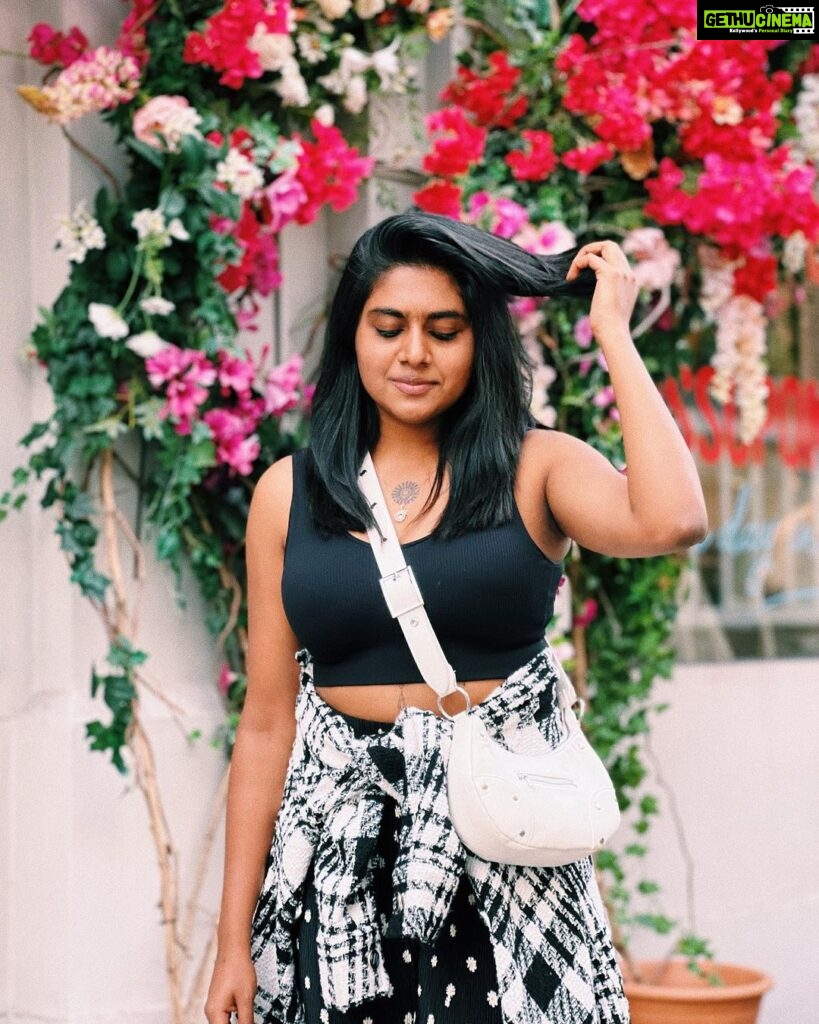 Actress Nimisha Sajayan HD Instagram Photos and Wallpapers October 2022 ...