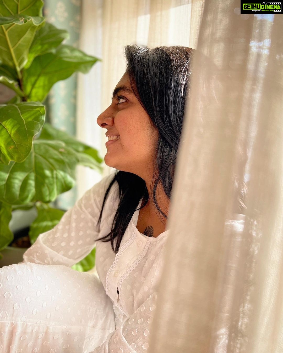 Actress Nimisha Sajayan HD Instagram Photos and Wallpapers April 2023 ...