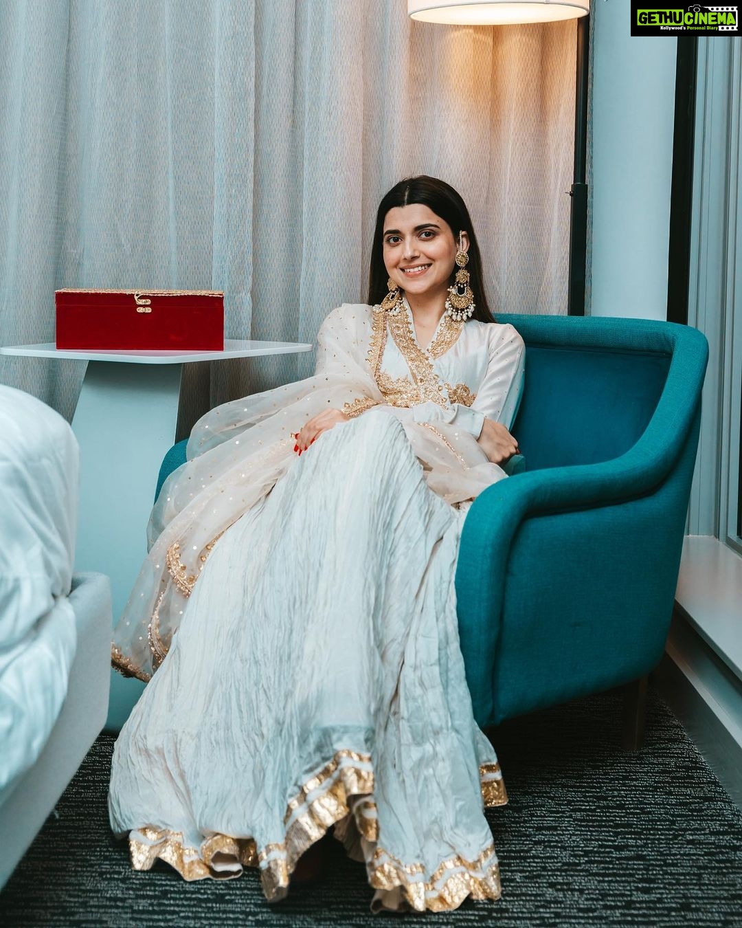 Actress Nimrat Khaira HD Instagram Photos and Wallpapers May 2022 ...