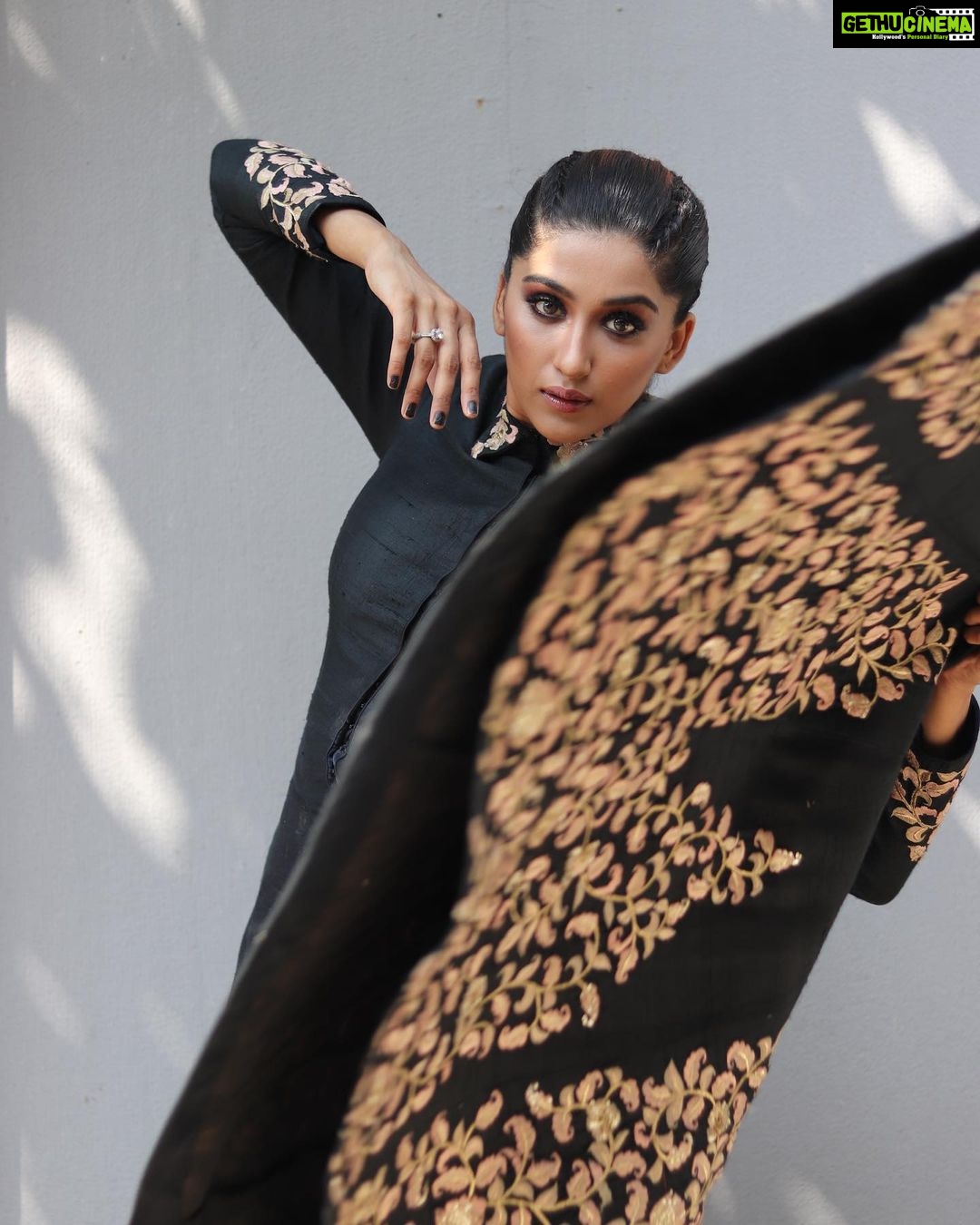Actress Nimrit Kaur Ahluwalia HD Instagram Photos and Wallpapers ...