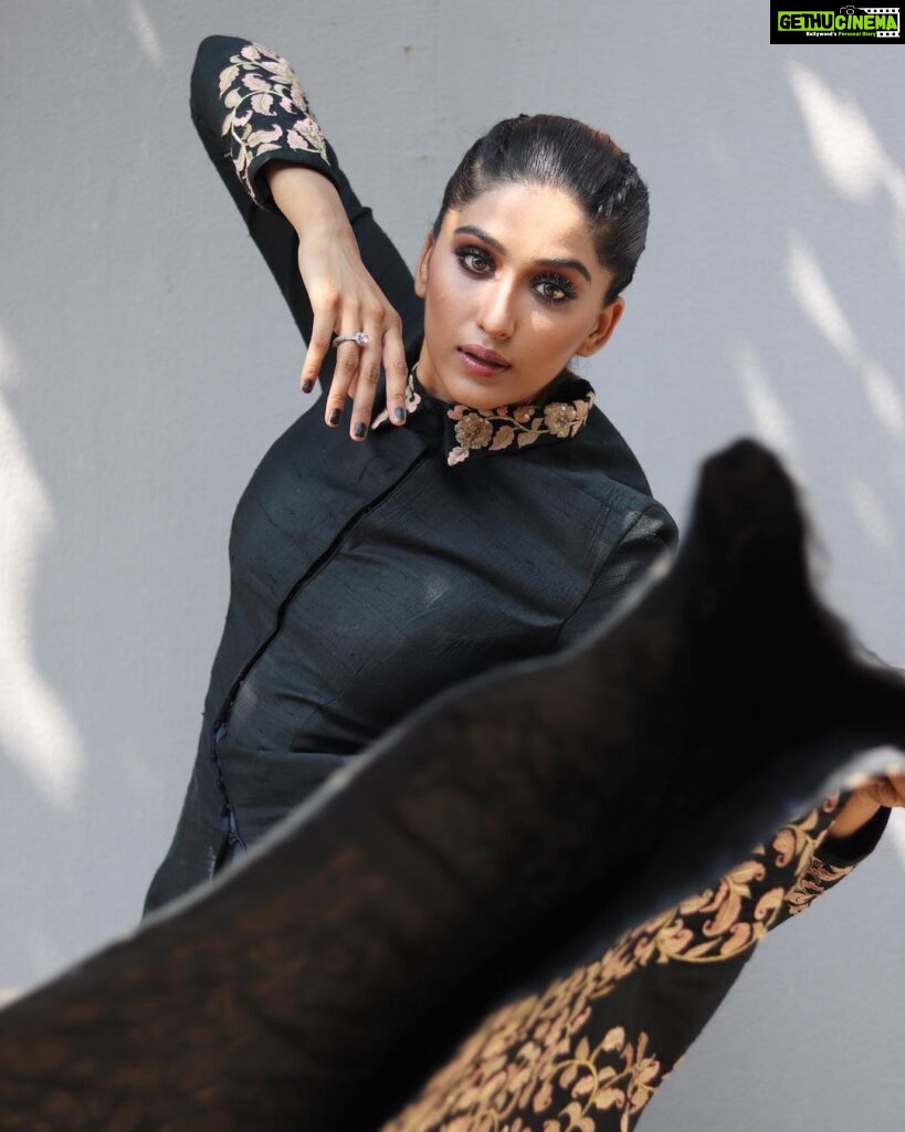 Actress Nimrit Kaur Ahluwalia HD Instagram Photos and Wallpapers ...