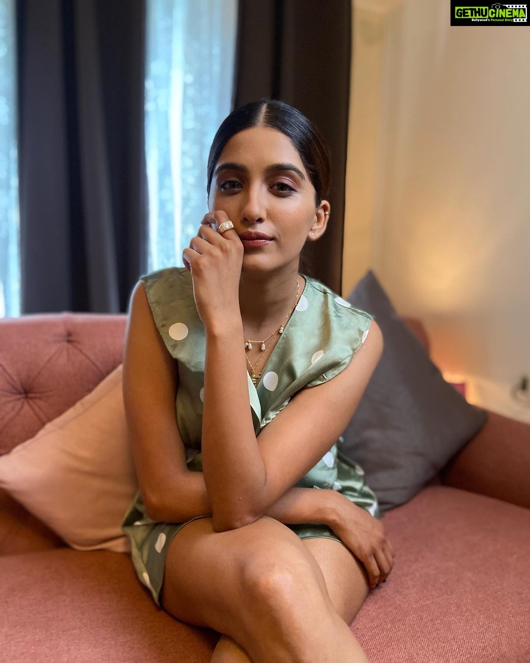 Nimrit Kaur Ahluwalia Instagram – idhar udhar ki batein… ….wagera ...
