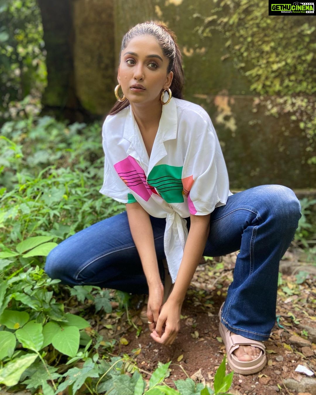 Nimrit Kaur Ahluwalia Instagram – lurking 🌈🌸🌻🧿🦋 #nimritahluwalia ...