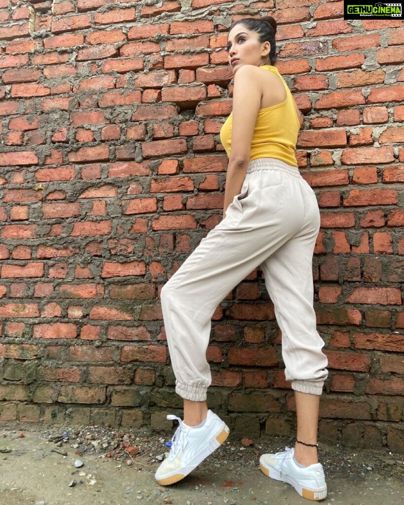 Actress Nimrit Kaur Ahluwalia HD Photos and Wallpapers July 2021 ...