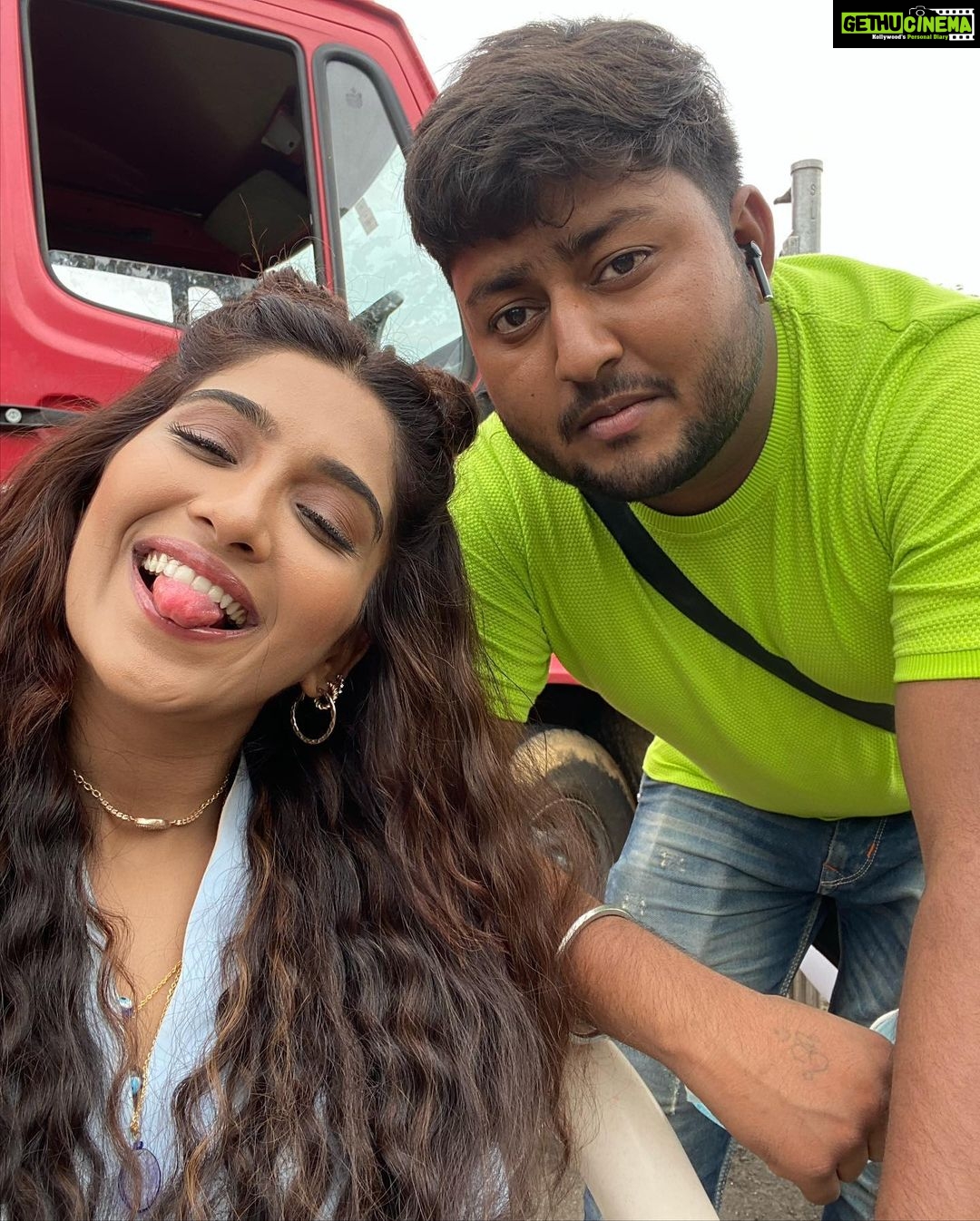 Actress Nimrit Kaur Ahluwalia HD Instagram Photos and Wallpapers August ...