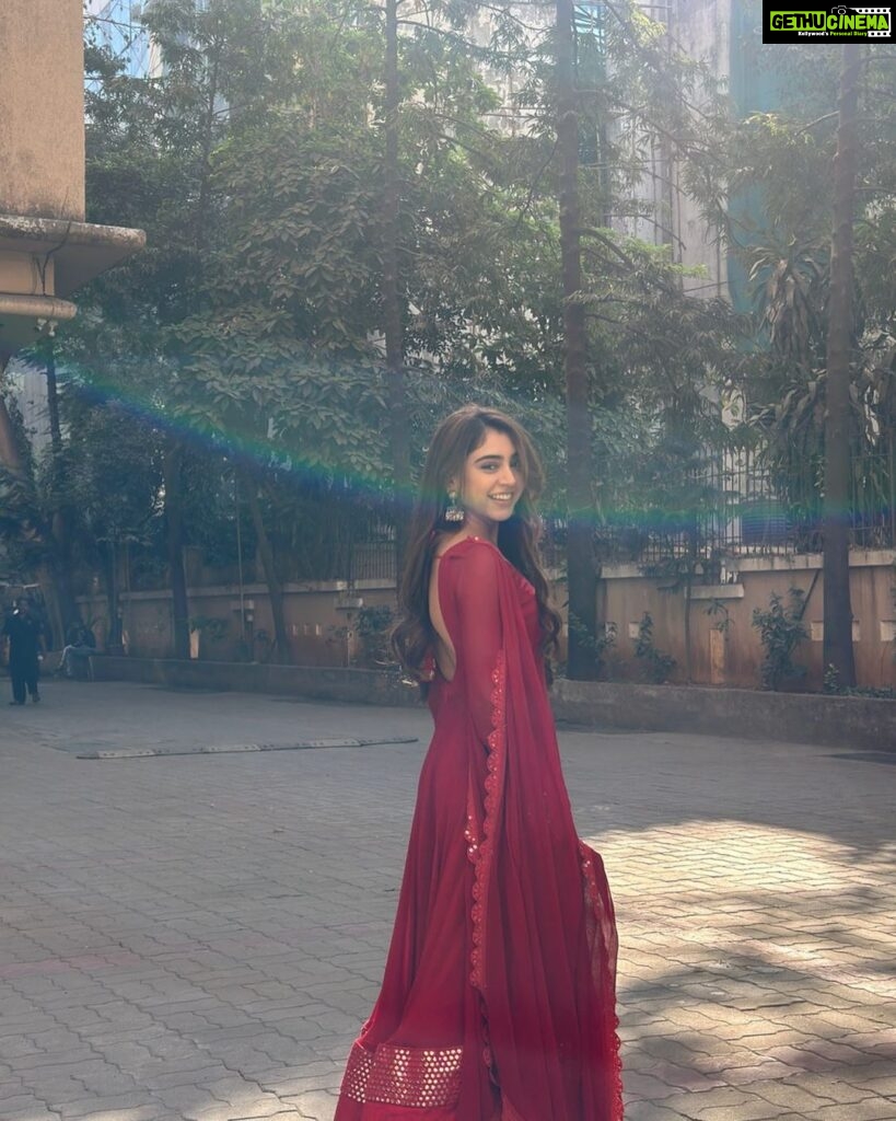 Actress Niti Taylor HD Instagram Photos and Wallpapers March 2023 ...