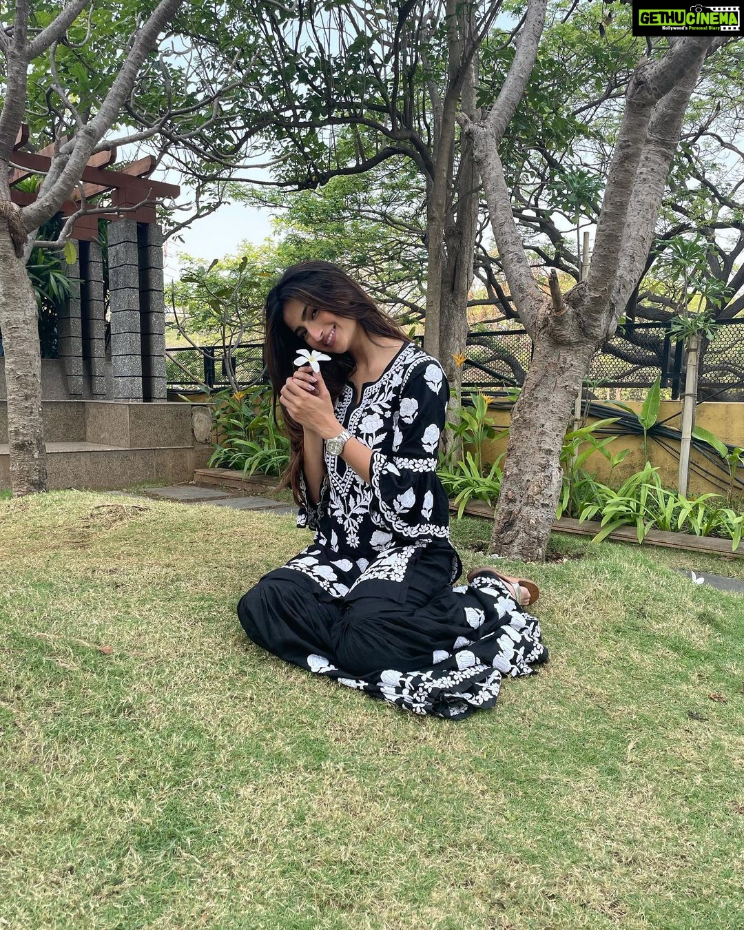 Actress Palak Tiwari HD Instagram Photos and Wallpapers March 2022 ...