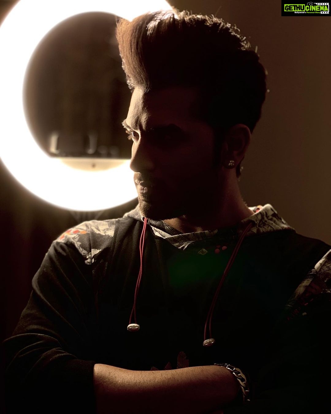 Actor Paras Chhabra HD Photos and Wallpapers June 2020 - Gethu Cinema