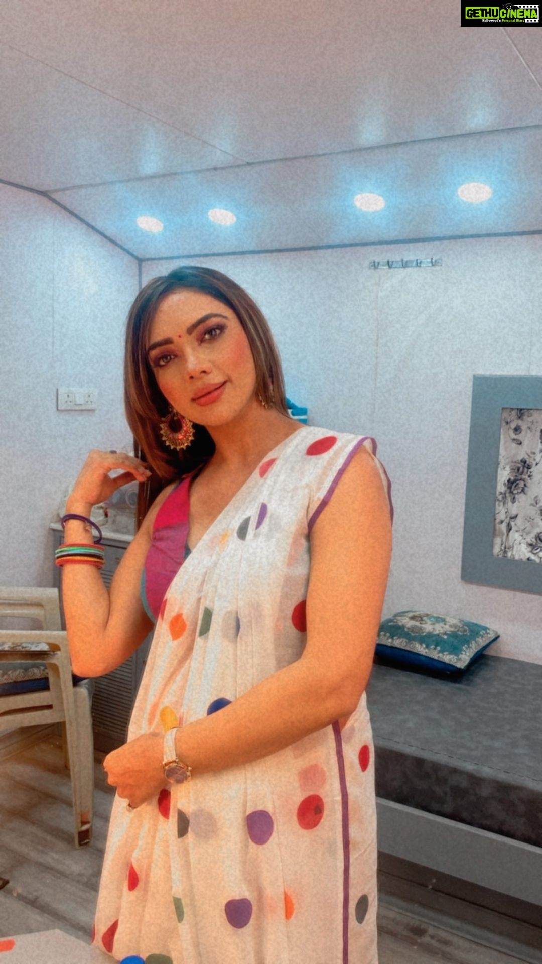 Pooja Banerjee Instagram – Loving this song more because @iam_reyhna ...