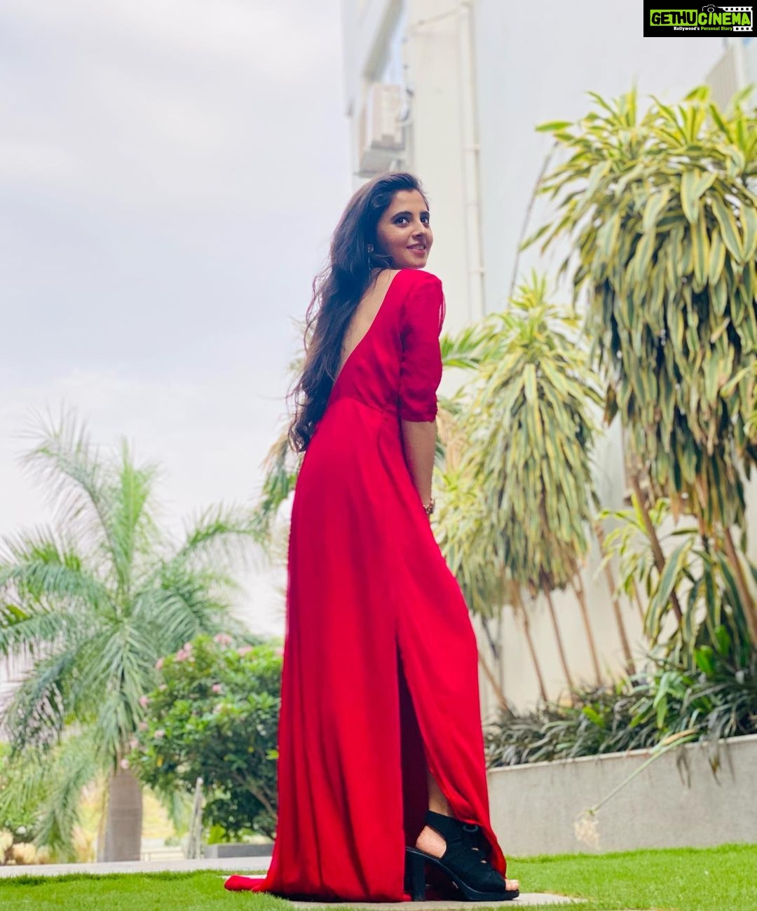 Preethi Asrani Instagram – Rêvasser ♥️🦢 . . Outfit : @romaneecontirs ...
