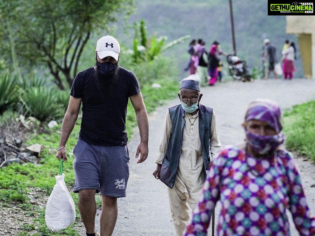 Raghav Juyal Instagram – Jaunsar(tiuni), Uttarakhand We reached Tiuni ...