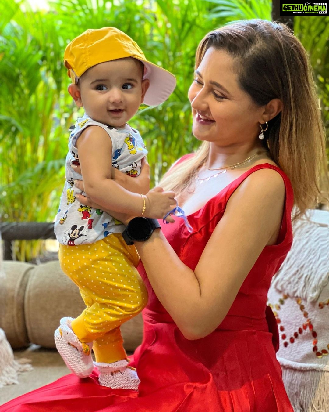Actress Rashami Desai HD Instagram Photos and Wallpapers August 2022 ...